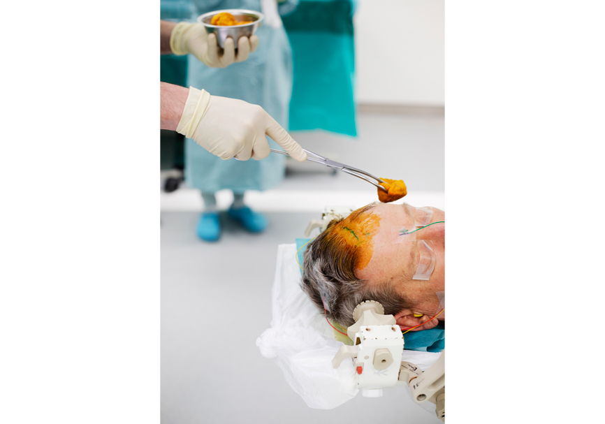 Simon Koy — Reportage über Operationen / Stern