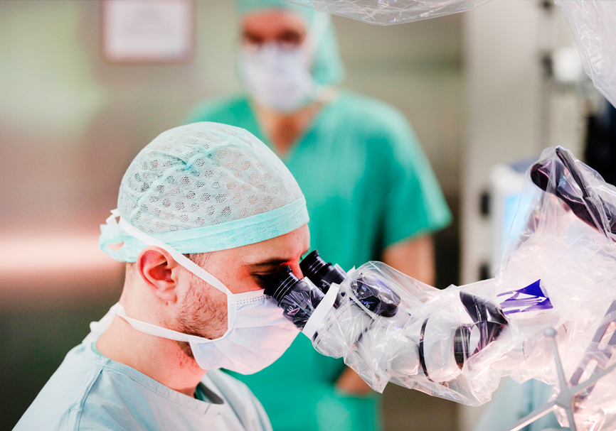 Simon Koy — Reportage über Operationen / Stern